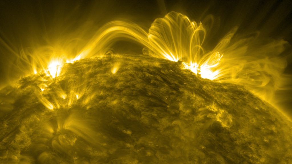 Some messy ‘coronal loops’ on the solar can be an optical illusion ...