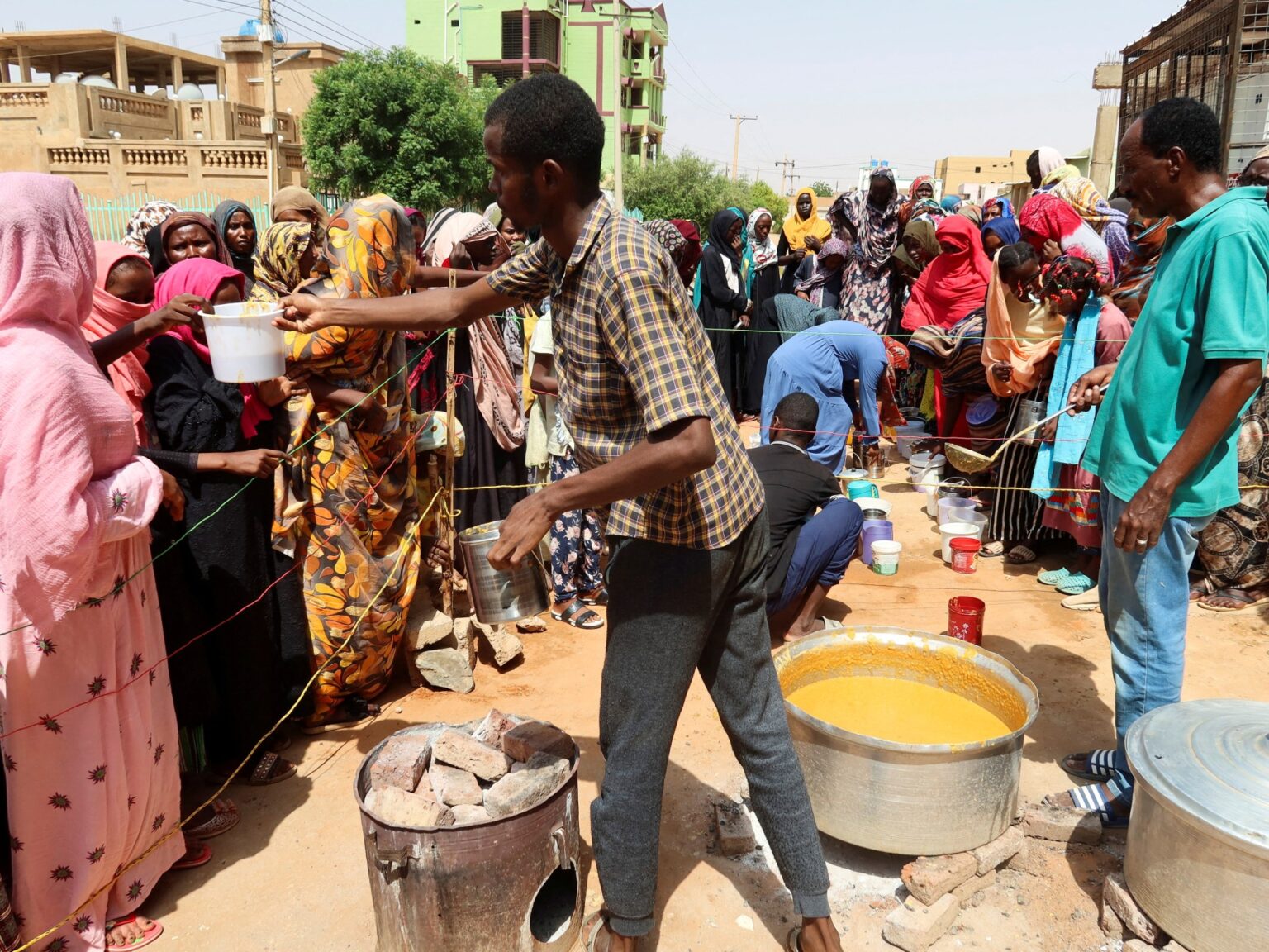 Individuals ‘passing away of hunger’ in Sudan, UN food company states ...
