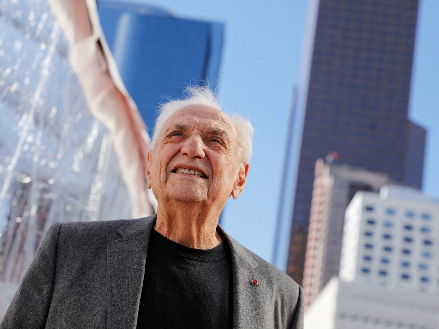 Famed for sculptural structures, architect Frank Gehry dies at age 96 ...